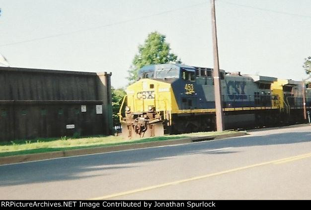 CSX 453, looking west